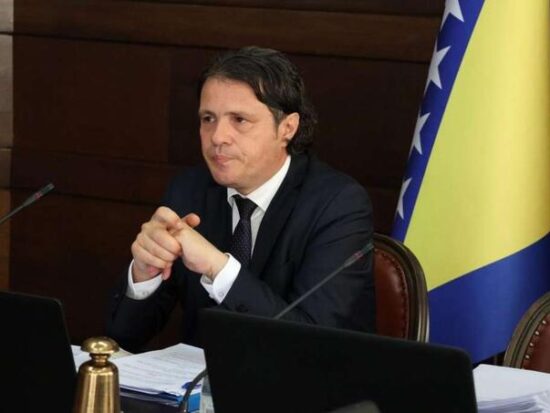 Usvojen set zakona: Važne promjene u platnom prometu - Saznajem.ba ...